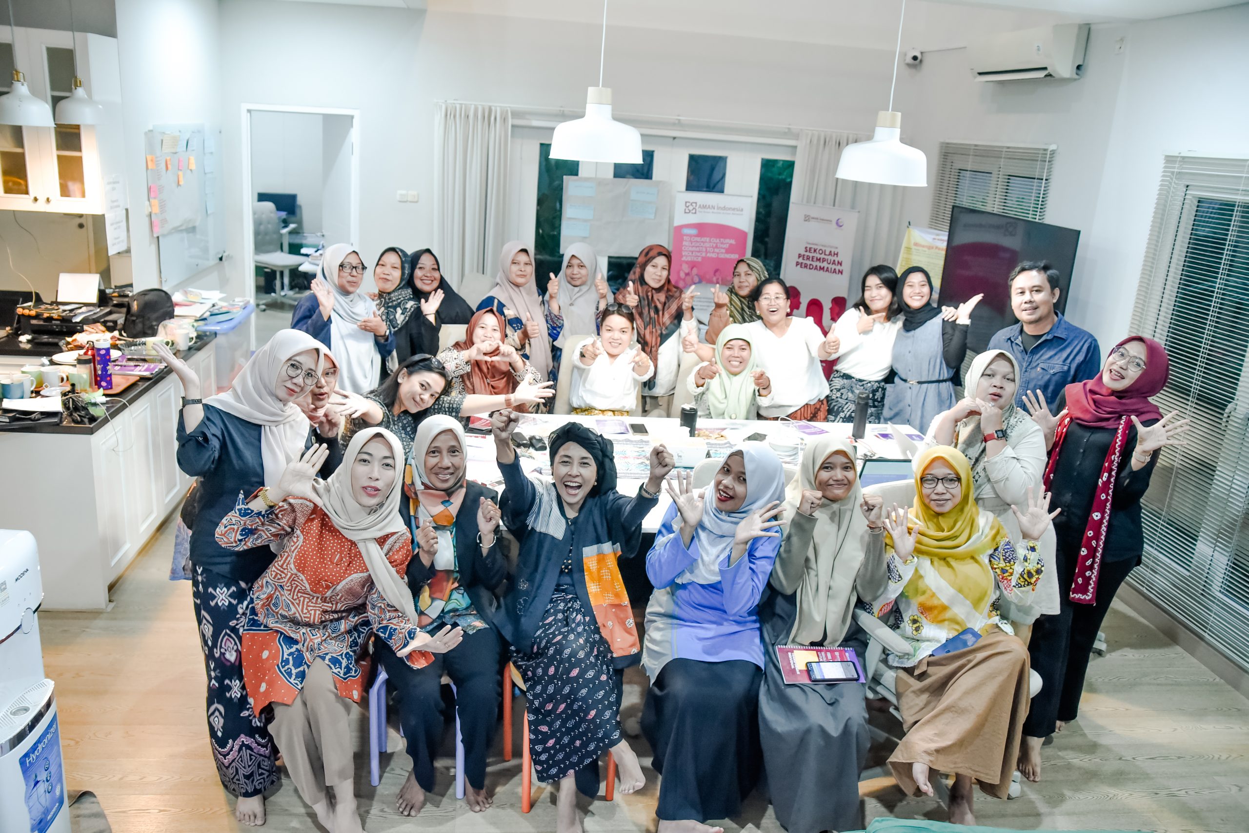 AMAN Indonesia Latih Fasilitator Sekolah Perempuan untuk Perkuat ...